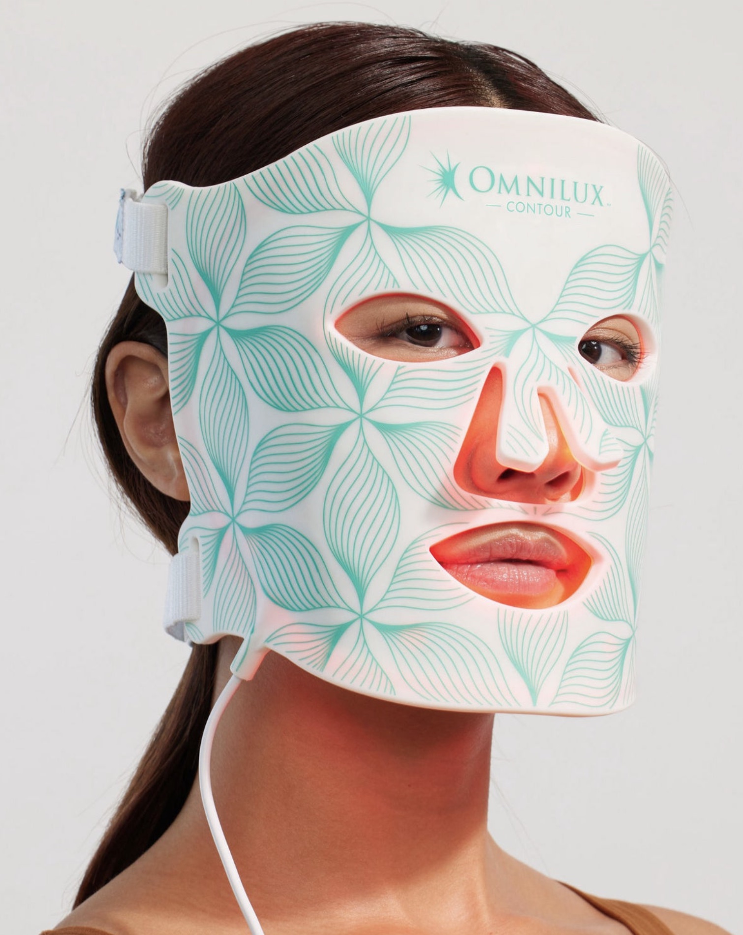 Mặt nạ trị liệu ánh sáng Omnilux Contour – có đáng mua?